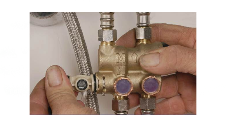 Watts LFUSG-CS Under Sink Guardian mixing valve | Plumbing & Mechanical